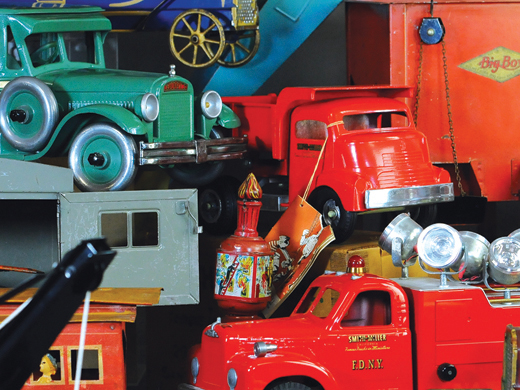 Toy Auctions – Bertoia Auctions | Antique Toys & Collectables