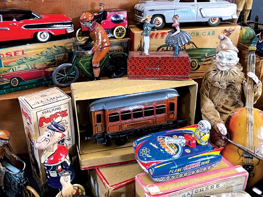 Toy Auctions – Bertoia Auctions | Antique Toys & Collectables